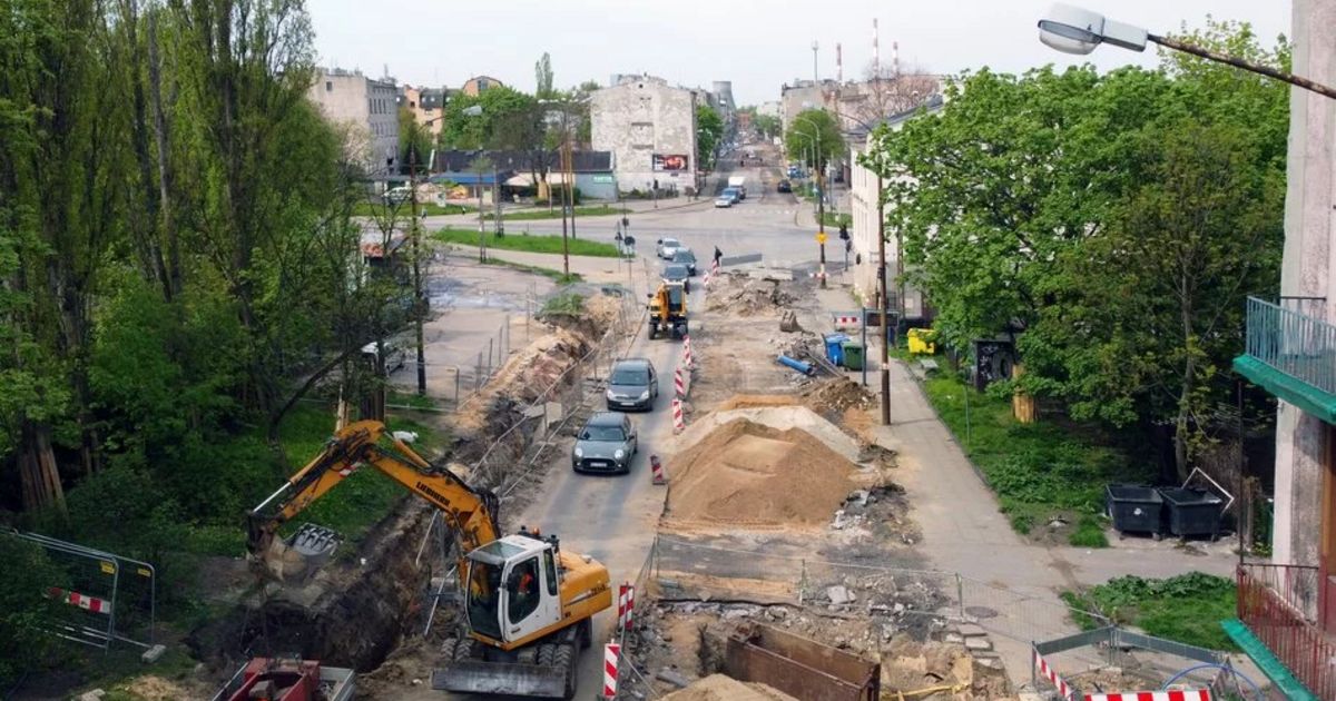 Budowa wiaduktów i remont Przybyszewskiego idą pełną parą. Raport [ZDJĘCIA Z LOTU PTAKA ...